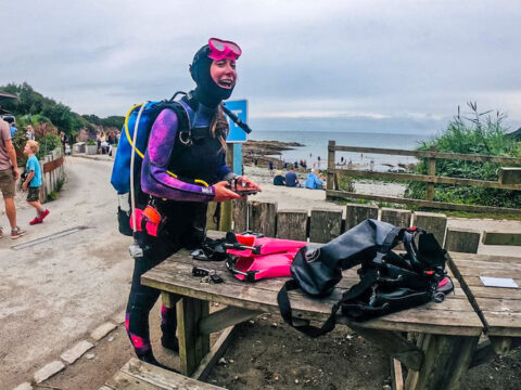 8 Top Tips for Shore Diving - Girls that Scuba