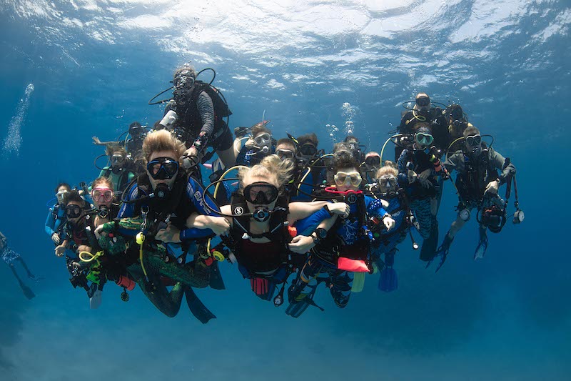 Girls that Scuba celebrates 40,000 members in our Facebook group